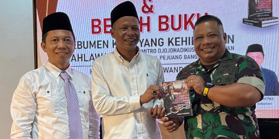 Dandim Kebumen Luncurkan Buku Ungkap Asal-Usul Sumitro Djojohadikusumo ...