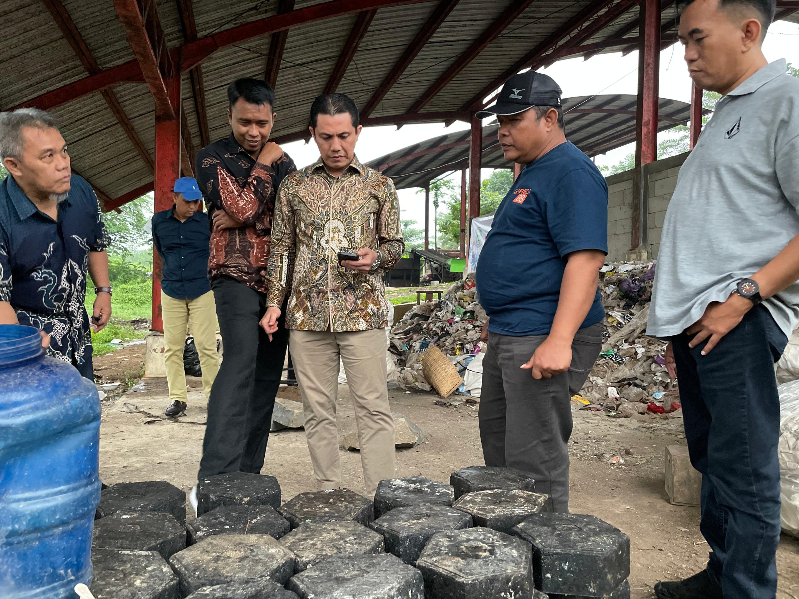 Berkunjung ke TPA Purbalingga, Aqib Ardiansyah Dorong Penguatan ...